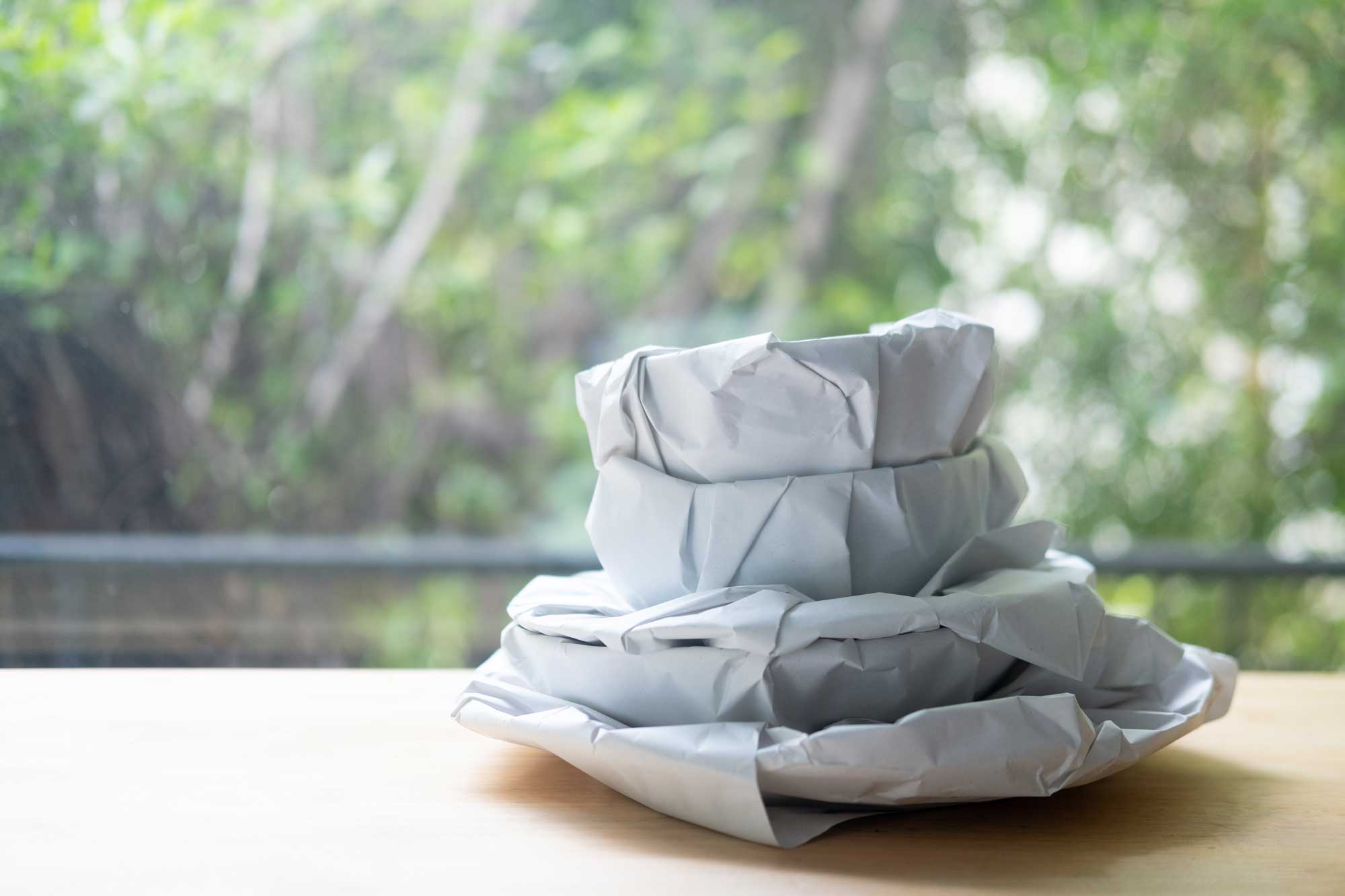 How to Pack Plates for Moving in 8 Easy Steps